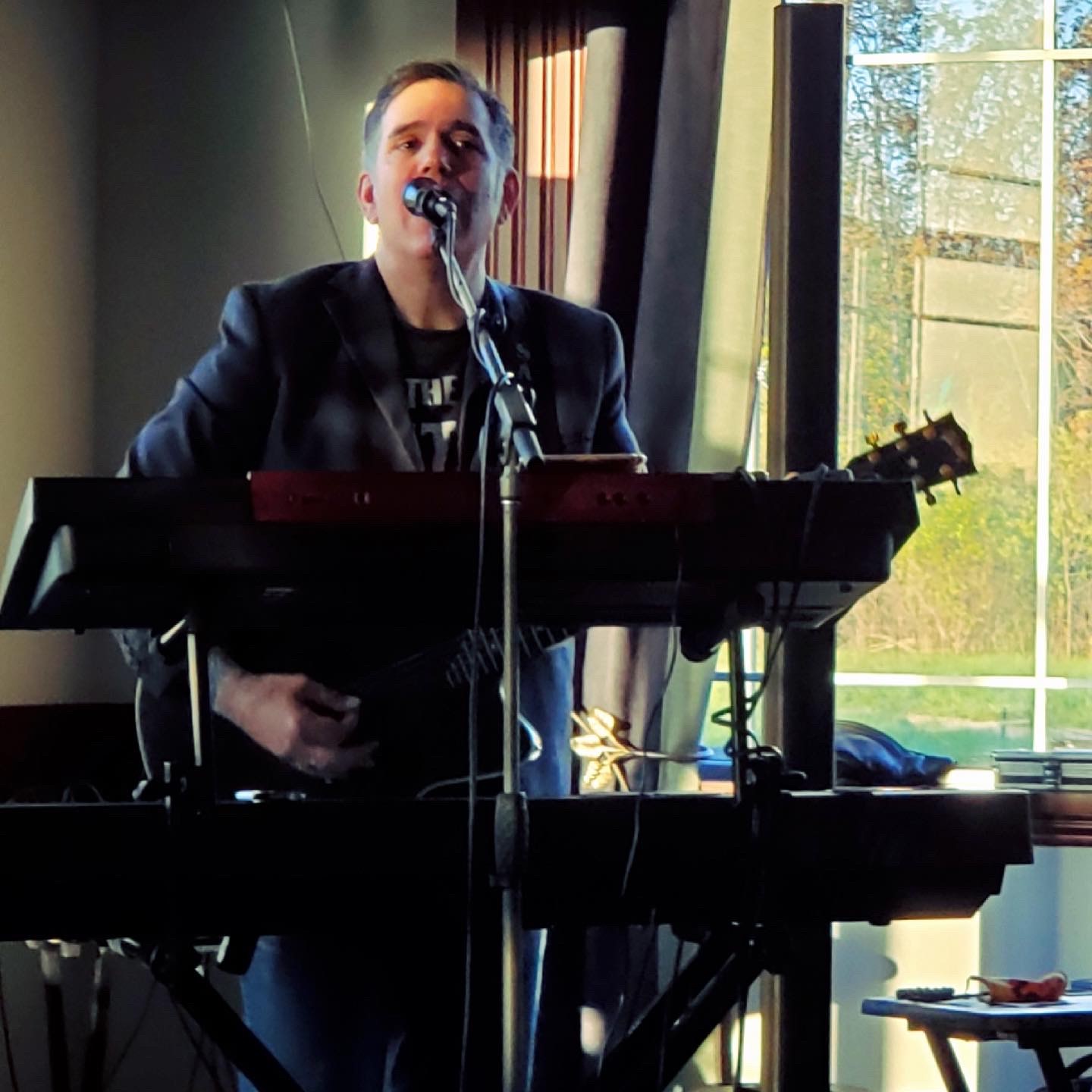 Photos of Gregg Sansone Entertainer Solo Artist